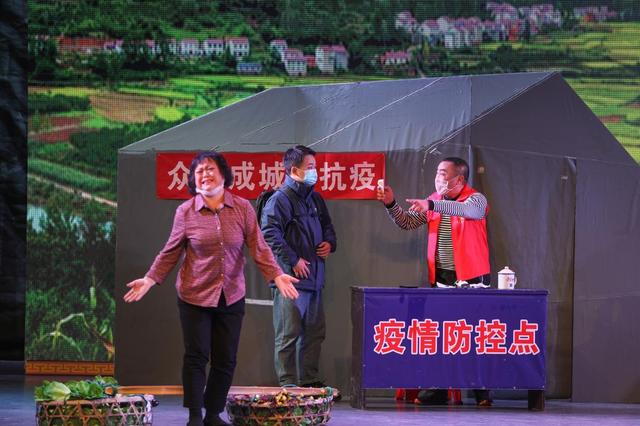 远安花鼓唱小康 远安剧目亮相湖北地方戏曲艺术节 中国戏曲